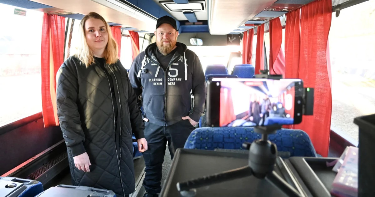 Vasabladet - Jenni och Lassi bygger om buss till husbil – och tar ...