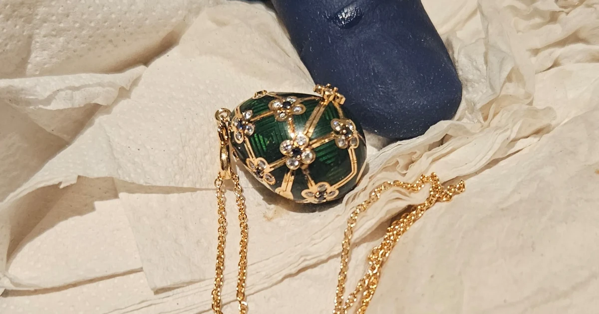 TT-AFP - Misstänkt tjuv bajsade ut Fabergésmycke